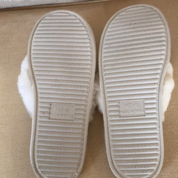 Jessica Simpson | Shoes | Jessica Simpson Fluffy Fur Slipperflip Flops ...